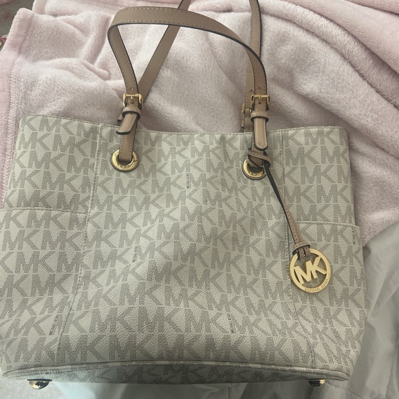 MICHAEL Michael Kors | Bags | White Michael Kors Purse | Poshmark